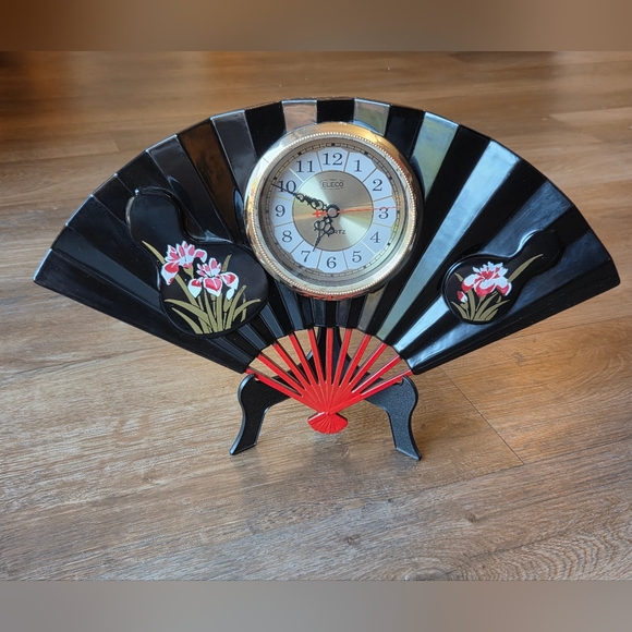 Accents | Vintage Floral Japan Fan Wall Clock Atomic Age Quartz Mid ...